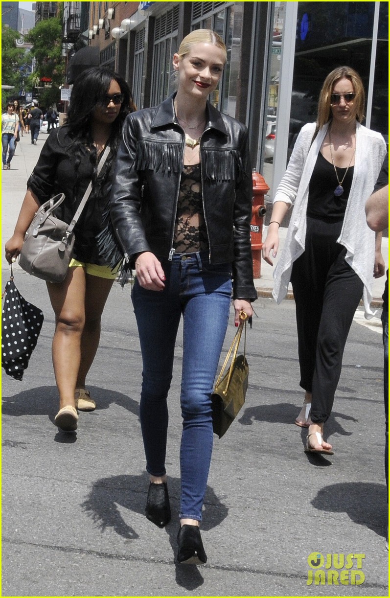 Jaime King Displays Her Beveled Leg at Christian Louboutin Celebration ...