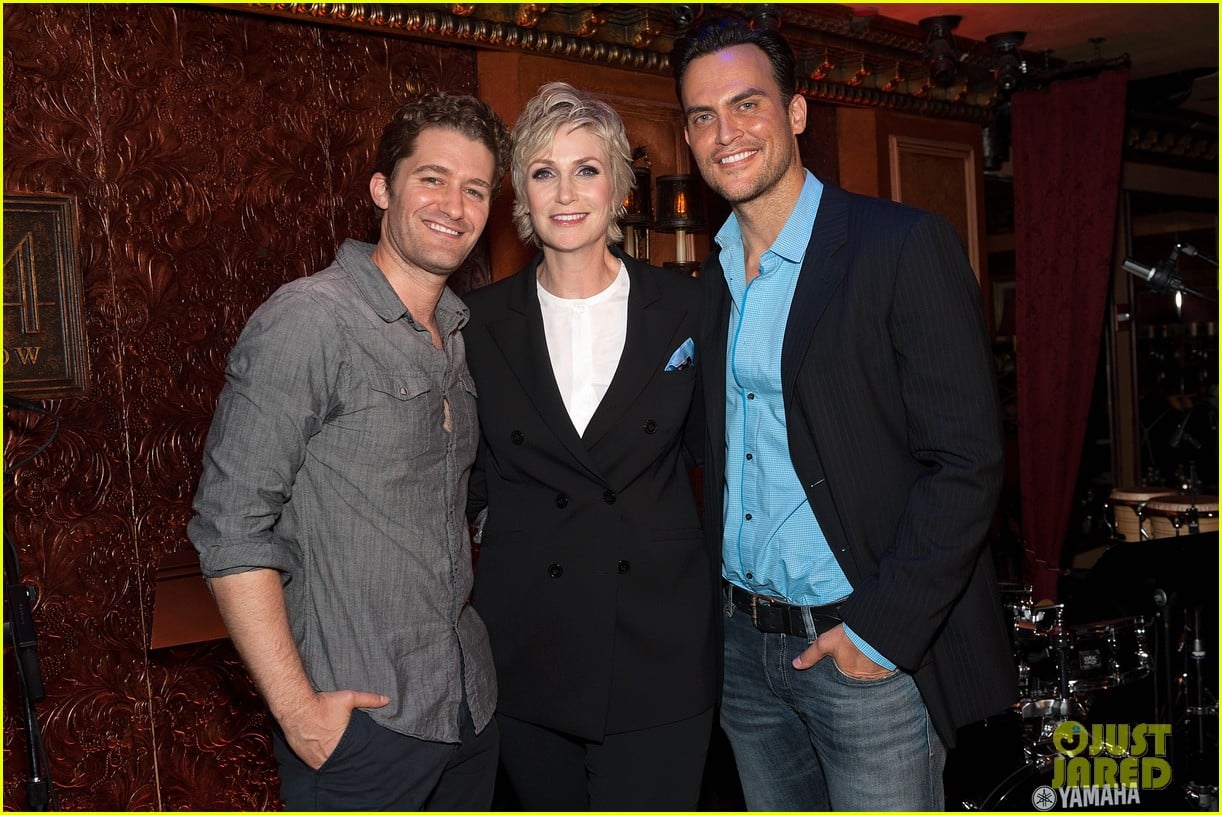 Matthew Morrison Kisses Jane Lynch On Stage for her Solo Concert Debut ...