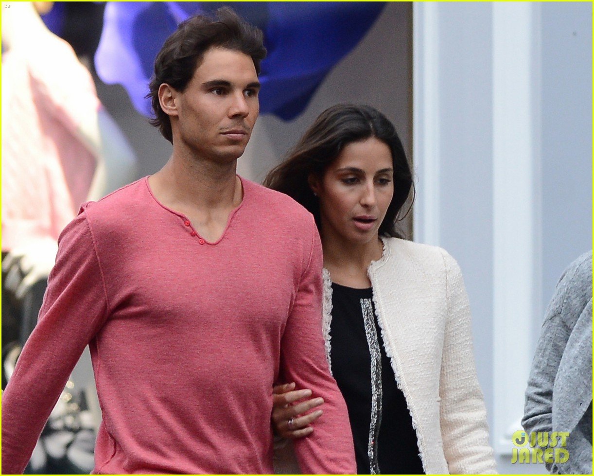 Rafael Nadal Goes Shirtless at French Open, Strolls with Girlfriend ...
