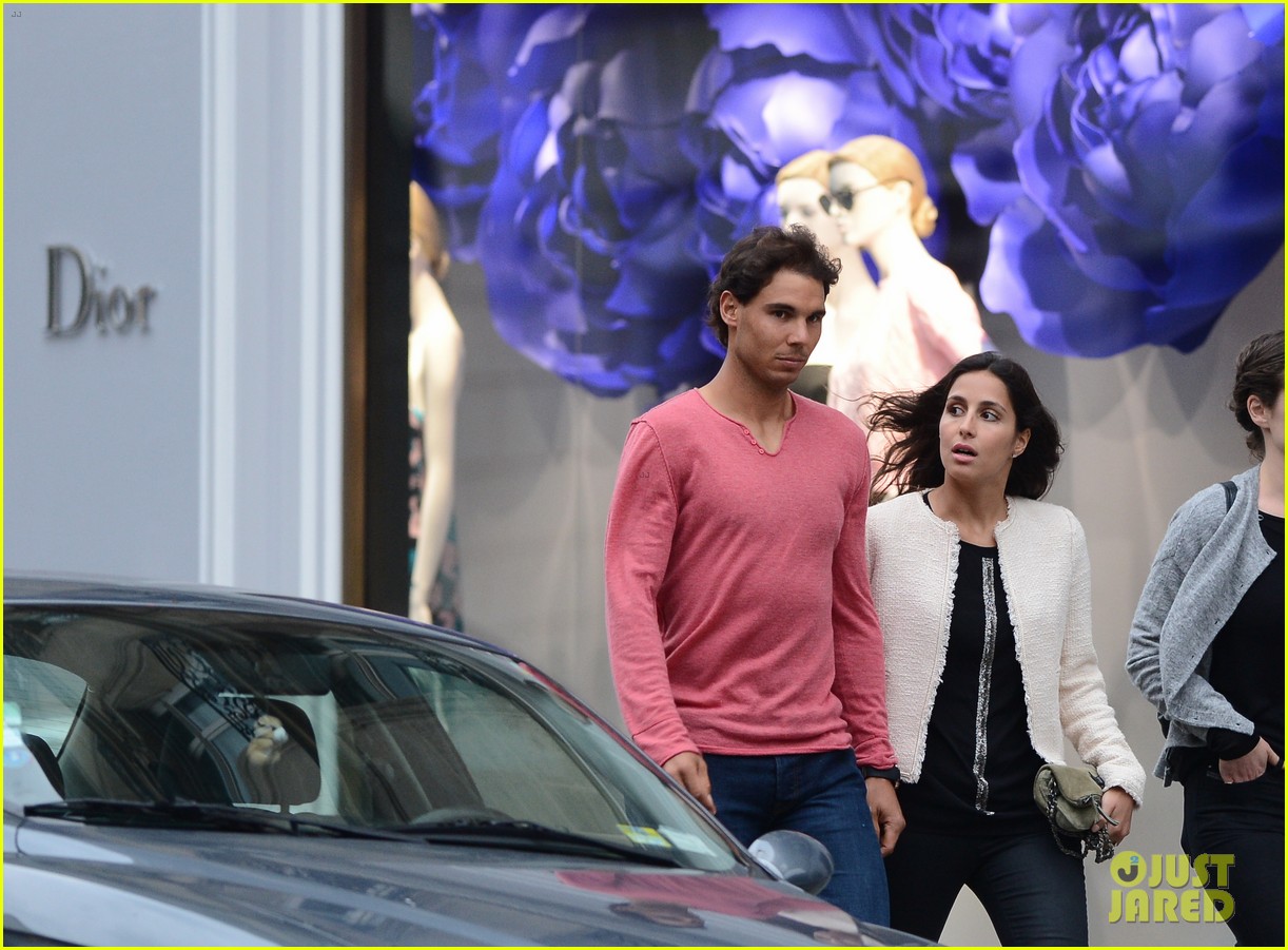 Rafael Nadal Goes Shirtless at French Open, Strolls with Girlfriend ...