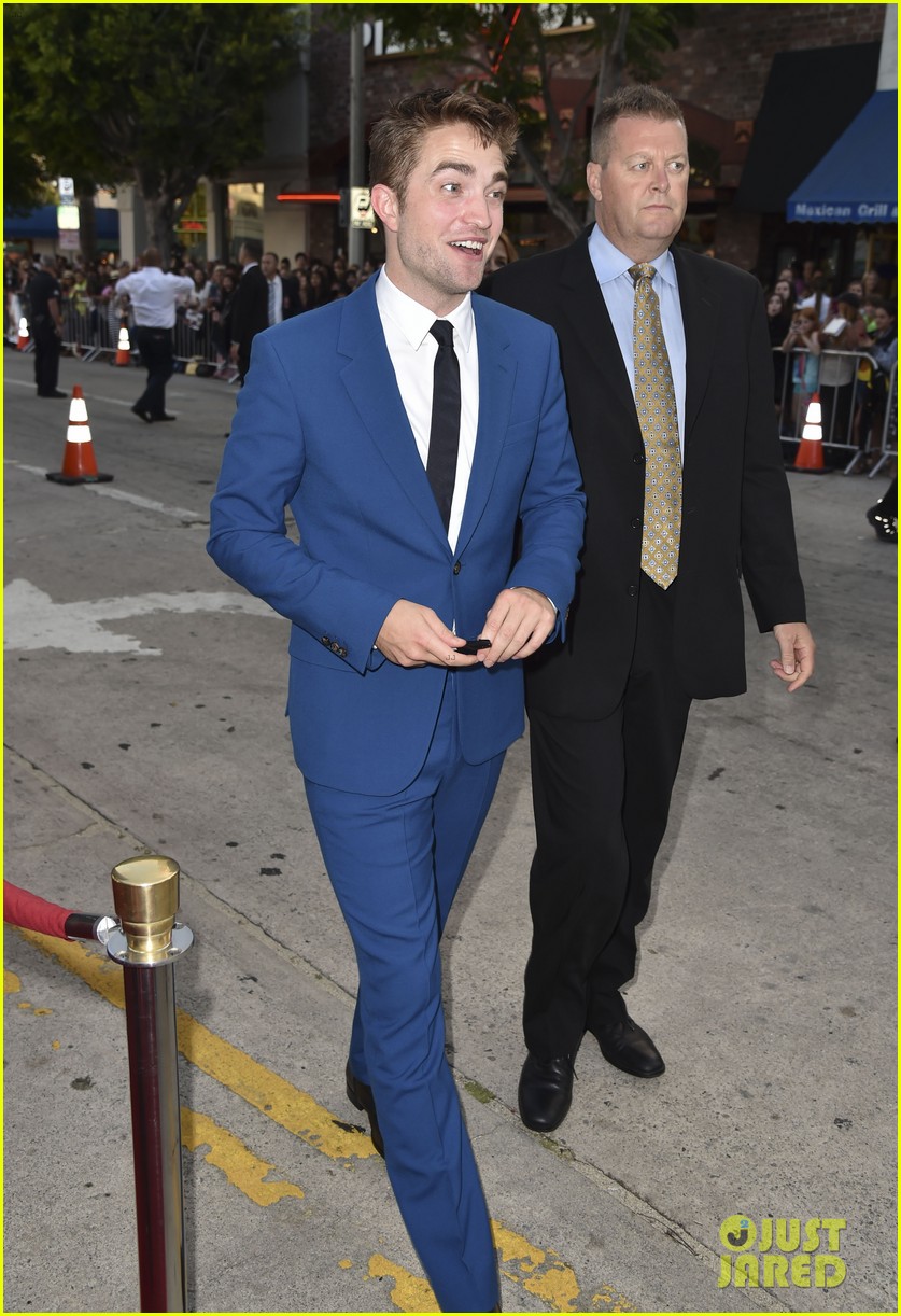 Robert Pattinson & Guy Pearce Are Hot Brits at 'Rover' Premiere: Photo ...