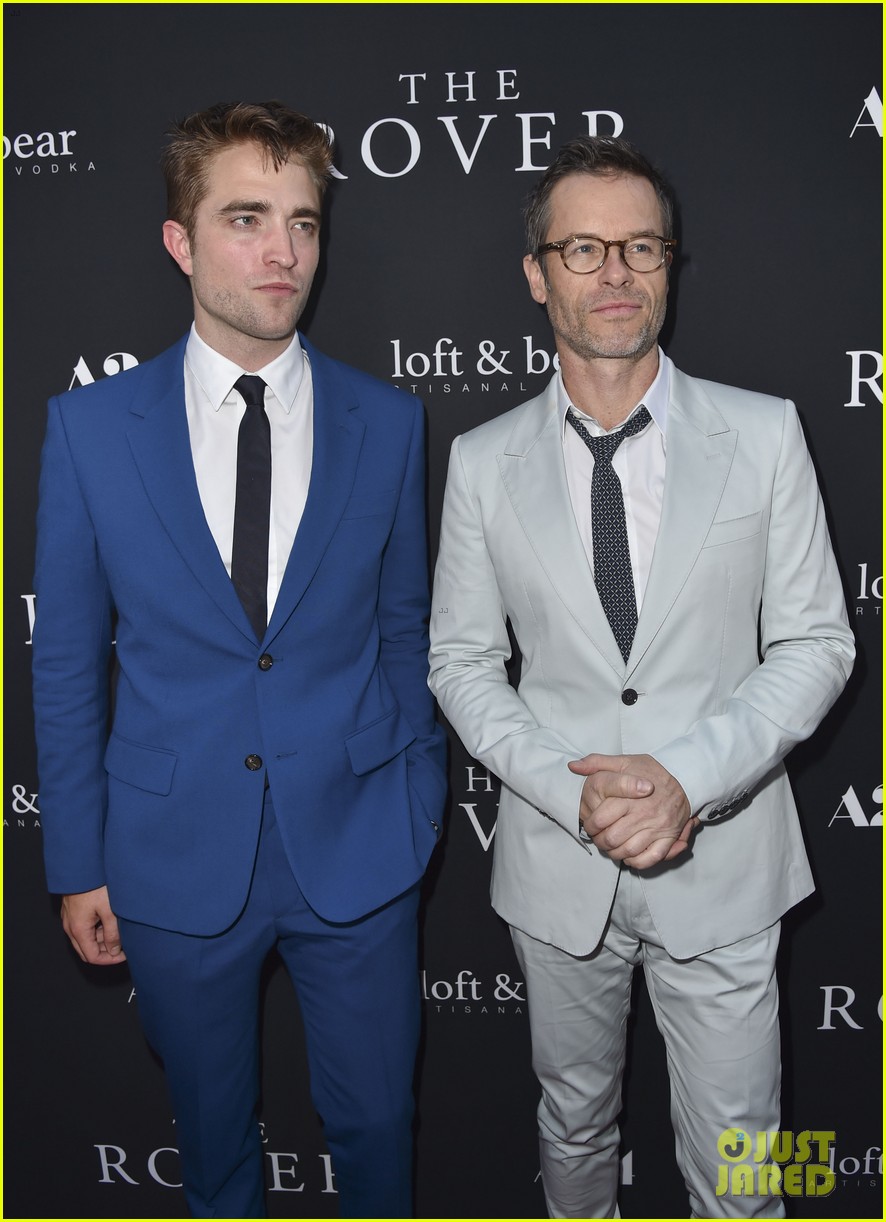 Robert Pattinson & Guy Pearce Are Hot Brits at 'Rover' Premiere: Photo ...