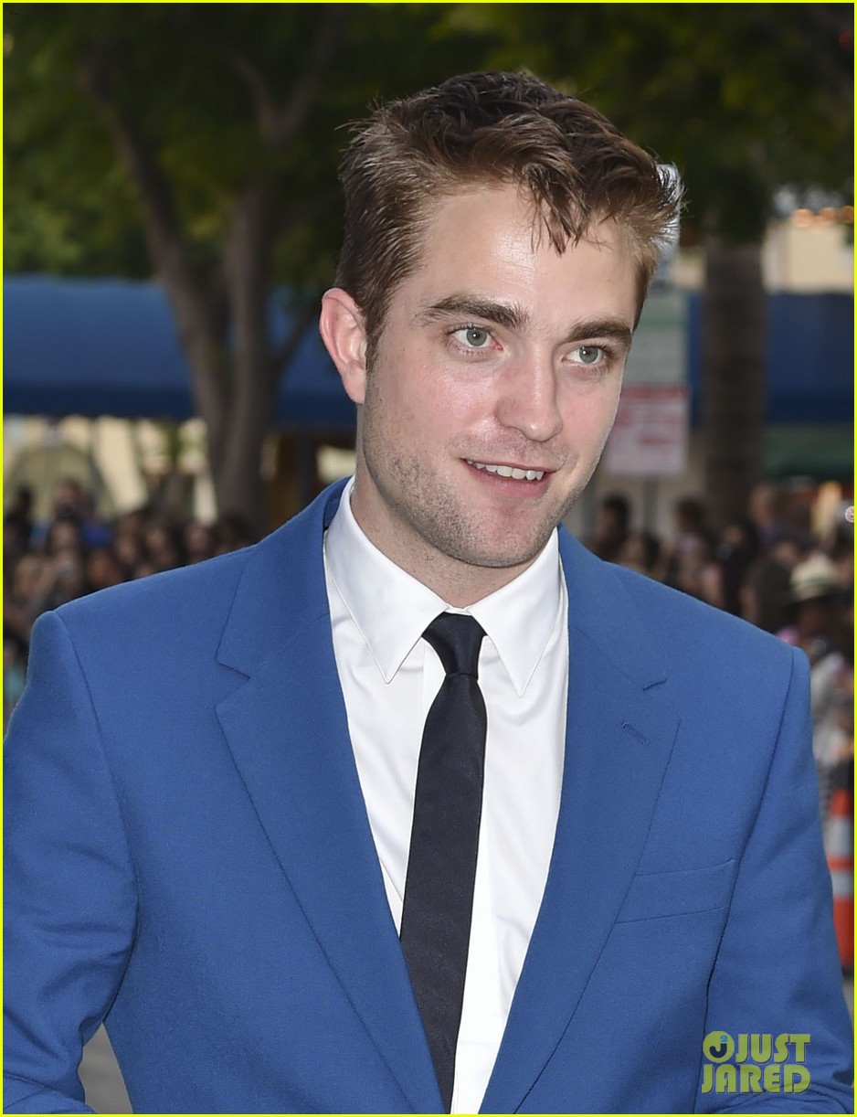 Robert Pattinson & Guy Pearce Are Hot Brits at 'Rover' Premiere: Photo ...