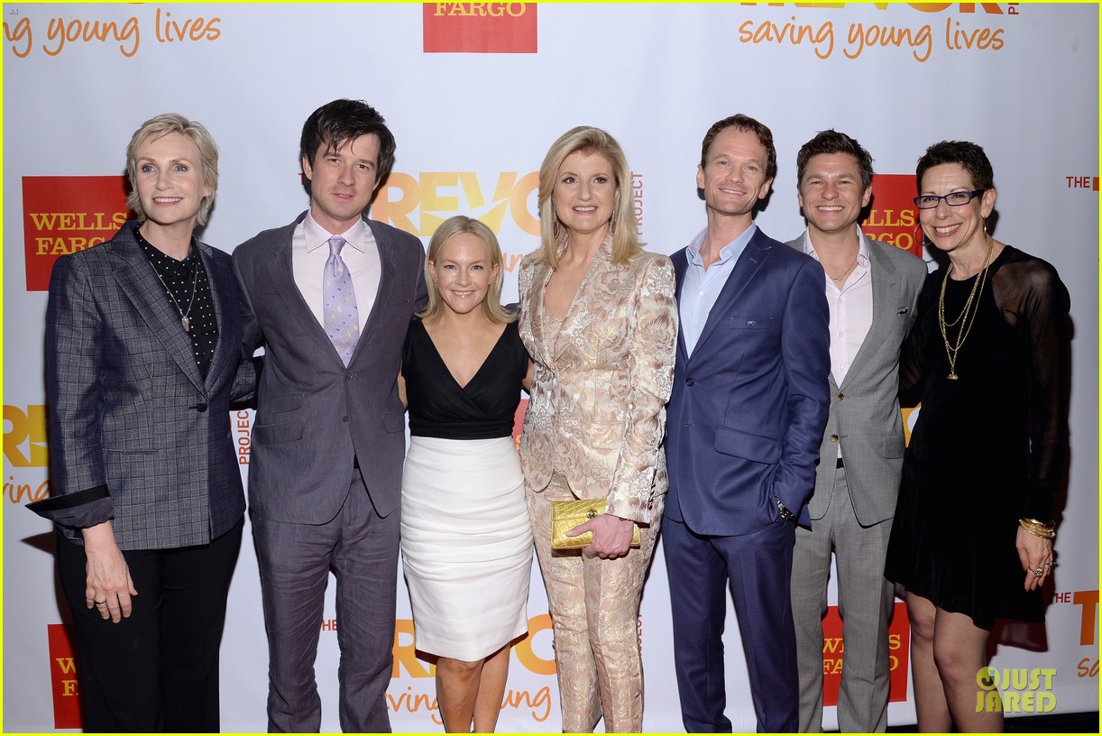 Zachary Quinto & Neil Patrick Harris Help LGBTQ Youth at TrevorLive ...