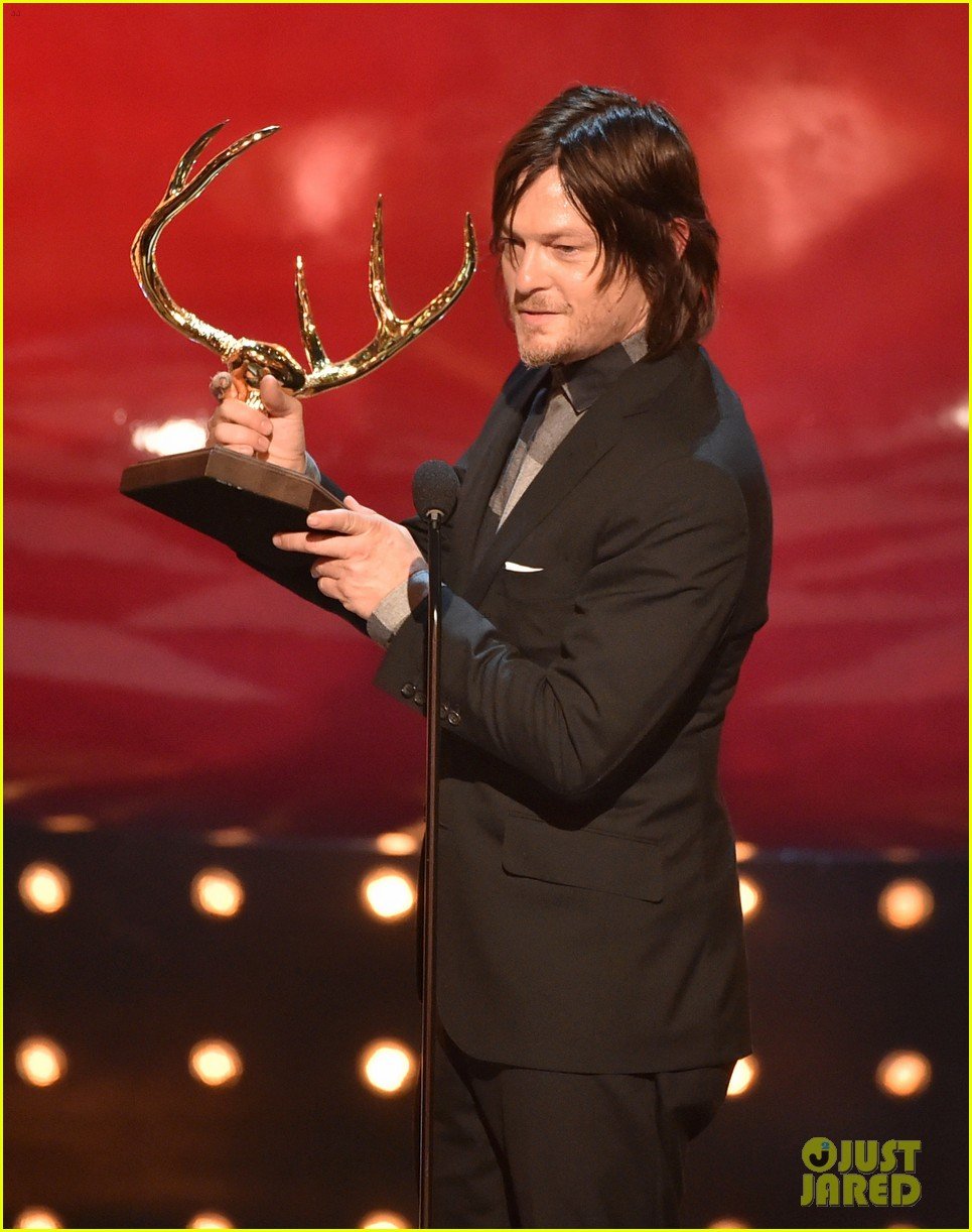 Norman Reedus & Lauren Cohan Rep 'Walking Dead' at Guys' Choice Awards ...
