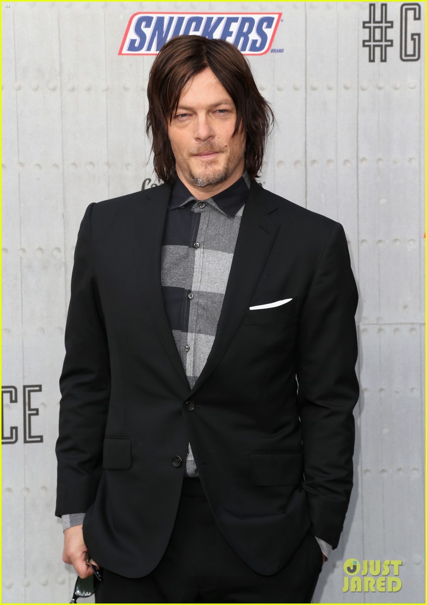 Norman Reedus & Lauren Cohan Rep 'Walking Dead' at Guys' Choice Awards ...