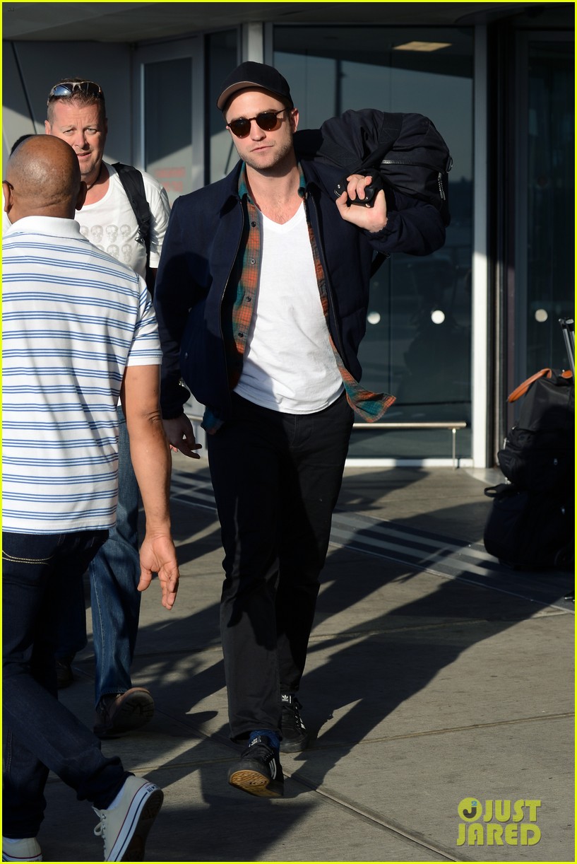 Robert Pattinson Tries To Overcome Confidence Issues In Every Movie He Does Photo 3136867 