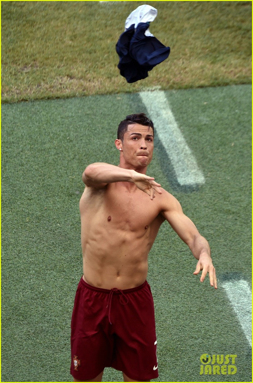 Cristiano Ronaldo Injured, May Miss Remainder of the World Cup: Photo ...