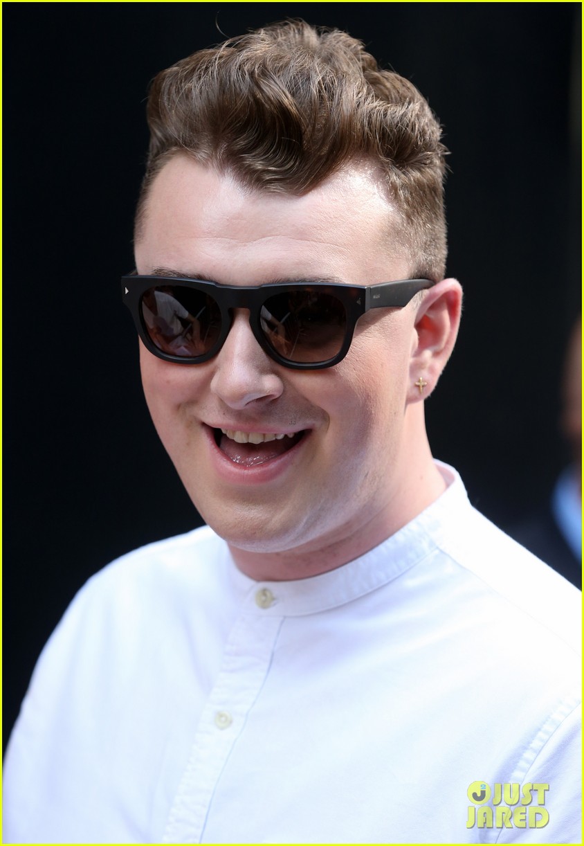 Sam Smith Serendes the 'Good Morning America' Crowd with 'Stay with Me ...