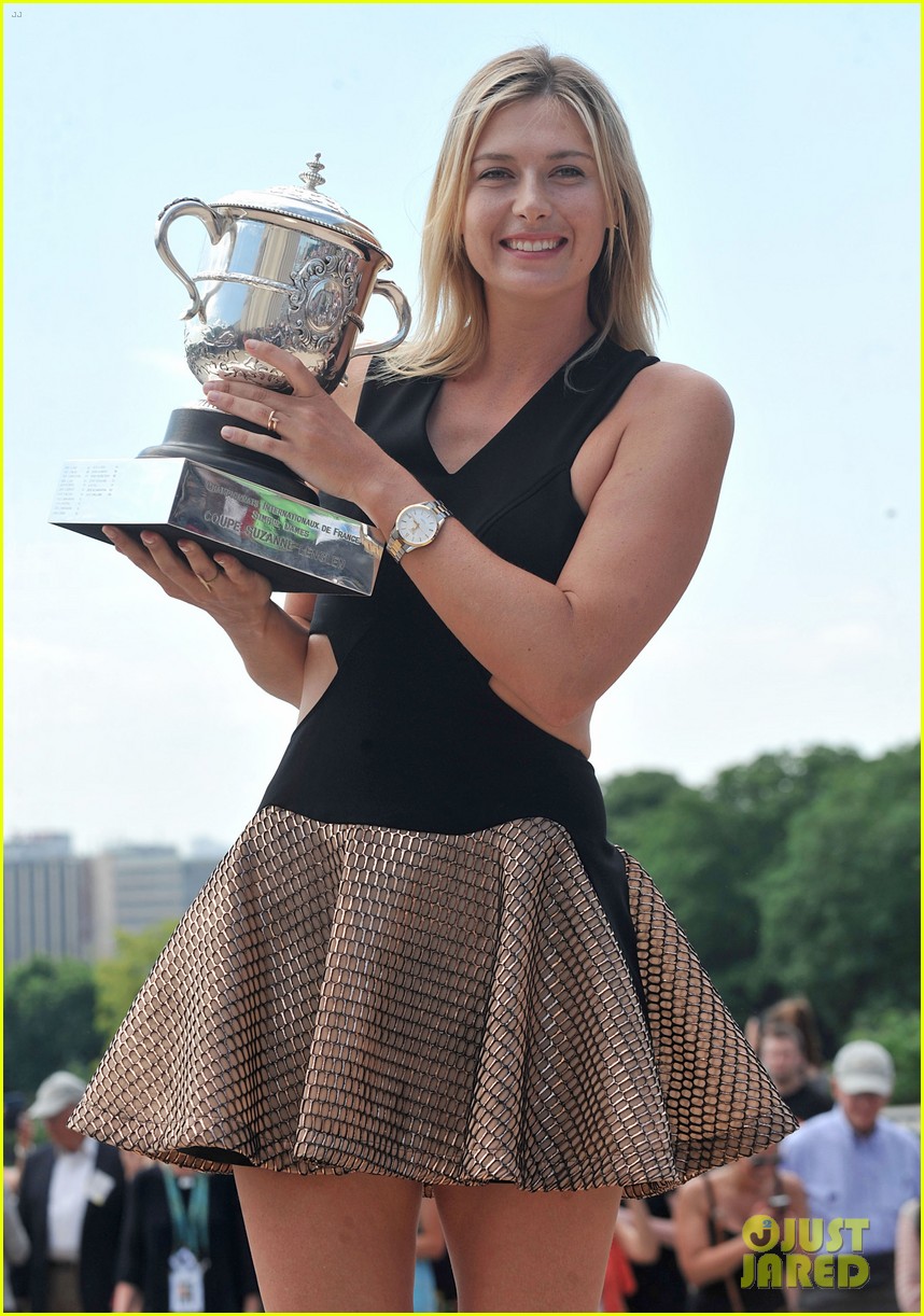 Maria Sharapova & Rafael Nadal Pose with Their French Open Trophies ...