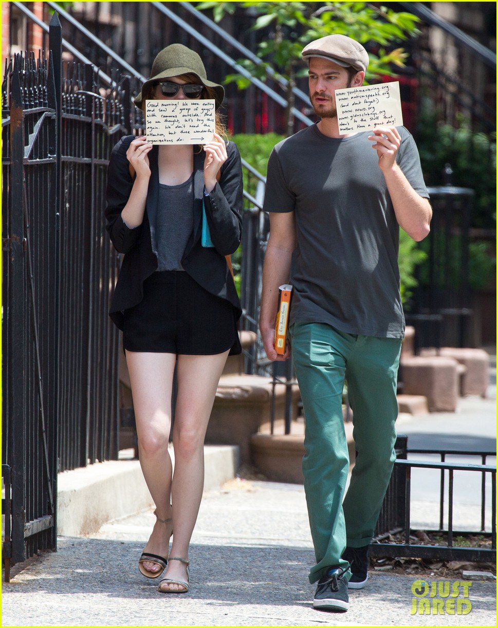 Emma Stone & Andrew Garfield Use Signs to Raise Awareness for Charities ...