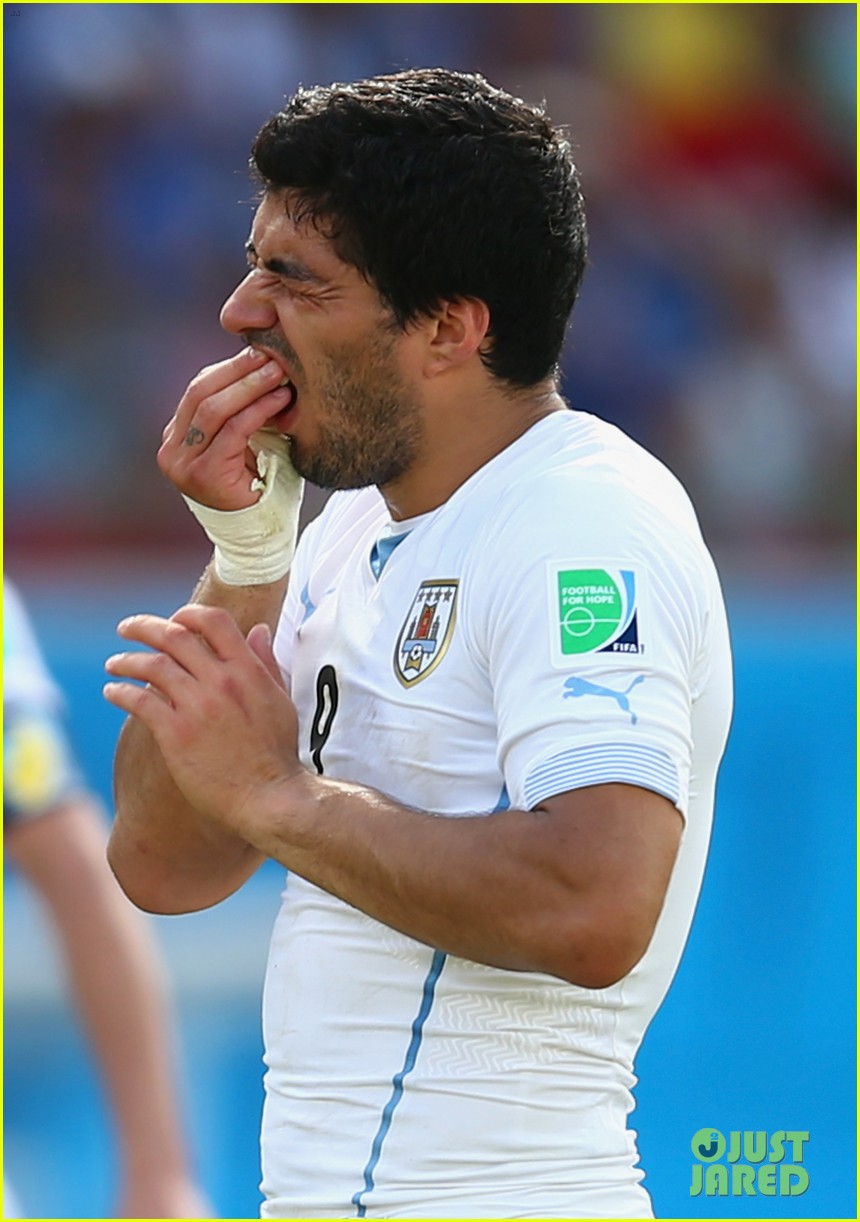 Luis Suarez Apologizes for Biting Giorgio Chiellini in World Cup: Photo ...