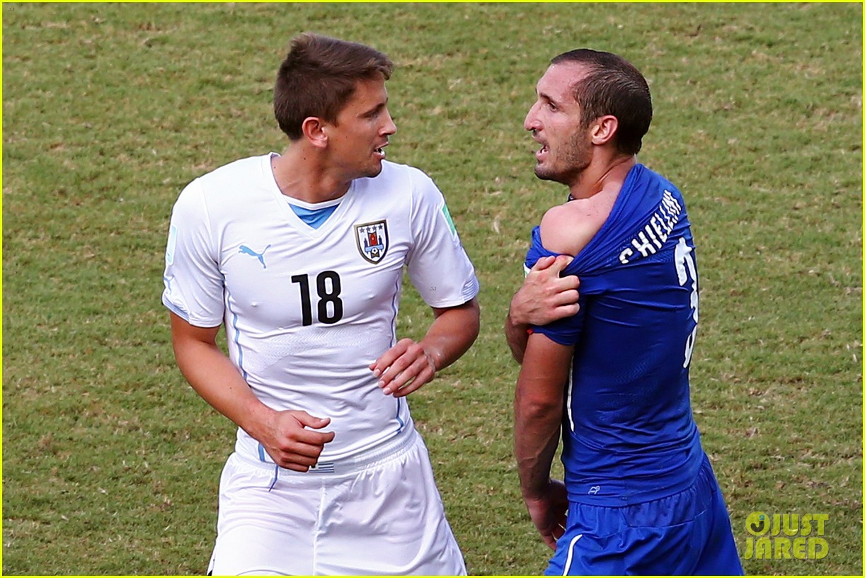 Luis Suarez Apologizes for Biting Giorgio Chiellini in World Cup: Photo ...