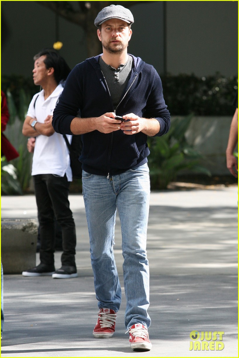 Channing Tatum, Joshua Jackson, & Chloe Moretz Watch the Kings Game ...
