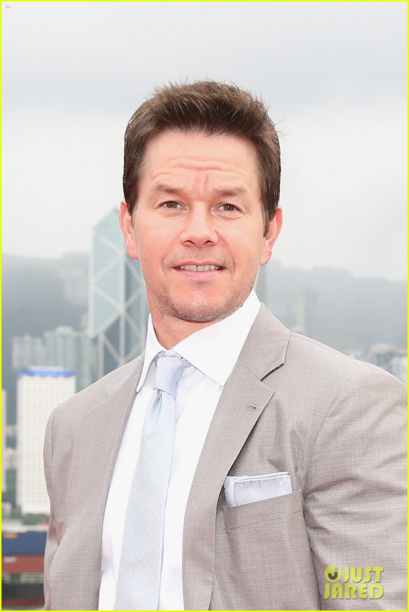 Mark Wahlberg & Jack Reynor Suit Up for 'Transformers 4' Premiere in ...