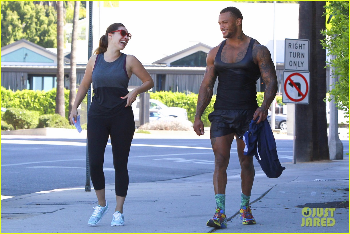 Kelly Brook Announces She's the New Face of Skechers!: Photo 3163617 ...