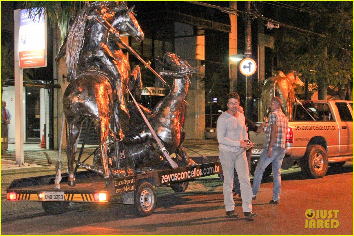 Gerard Butler Can't Get Enough of This Medieval Knight & Dragon Statue ...