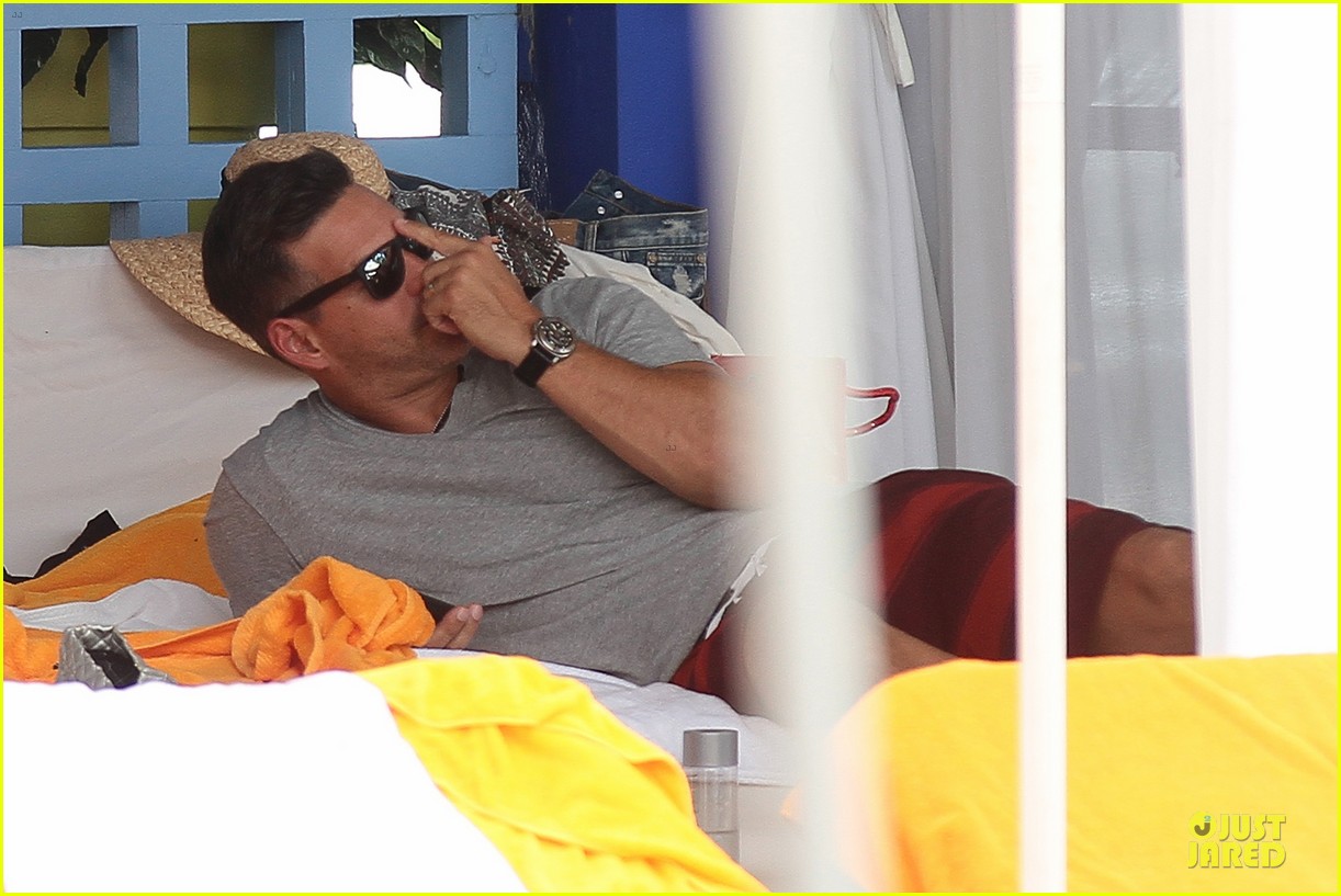 Eddie Cibrian Gets Nice View of LeAnn Rimes' Sexy Bikini Body: Photo ...
