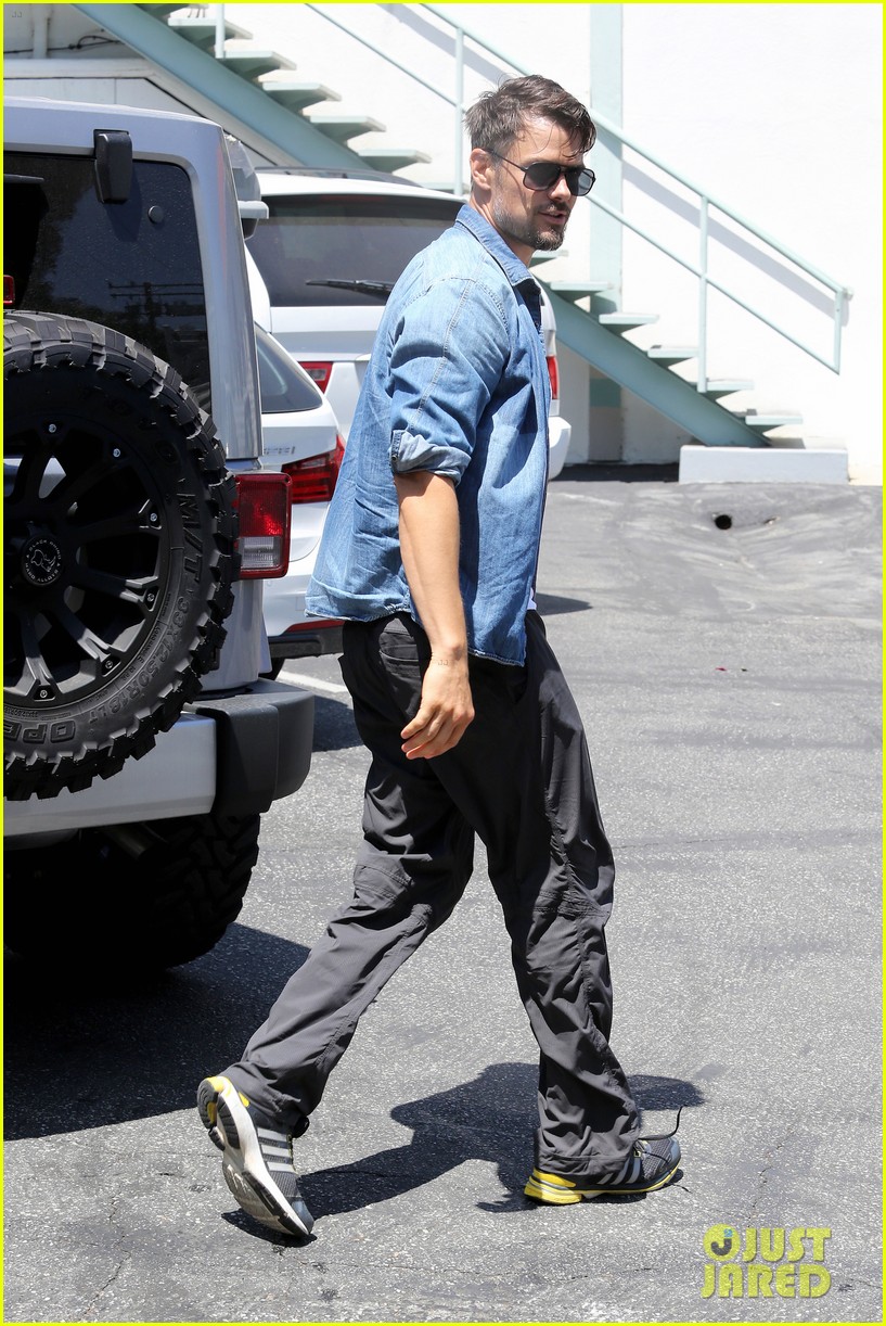 Josh Duhamel Flexes His Muscles During Vigorous Outdoor Workout: Photo ...