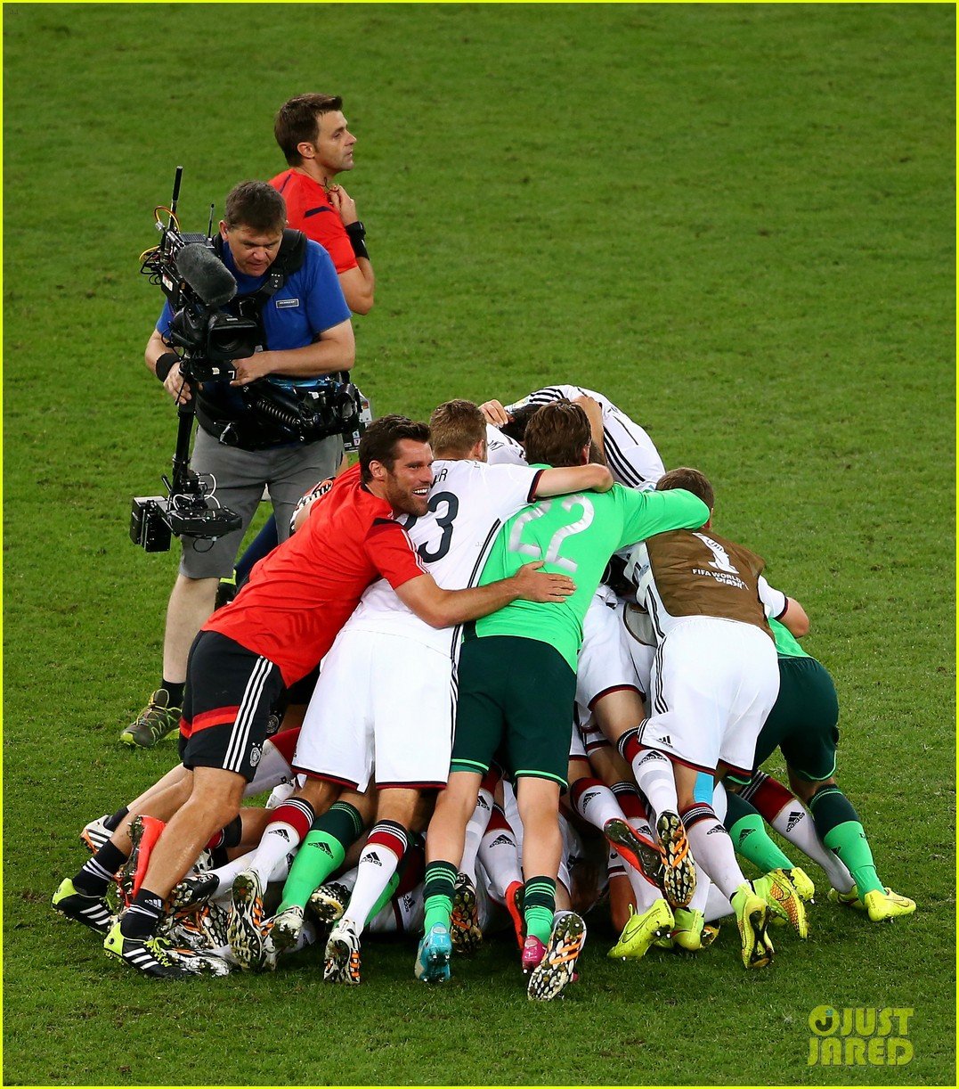Germany Beats Argentina in World Cup 2014 Final - See Pics From the ...