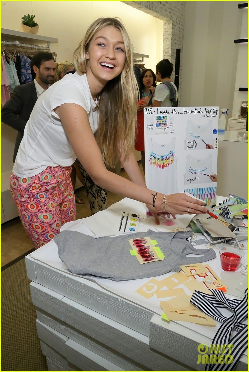 Photo: 452643638_10 | Photo 3163711 | Just Jared