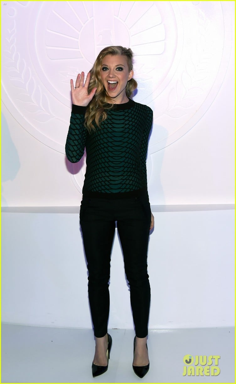 'Hunger Games: Mockingjay' Stars Hit Up Comic-Con to Premiere New ...