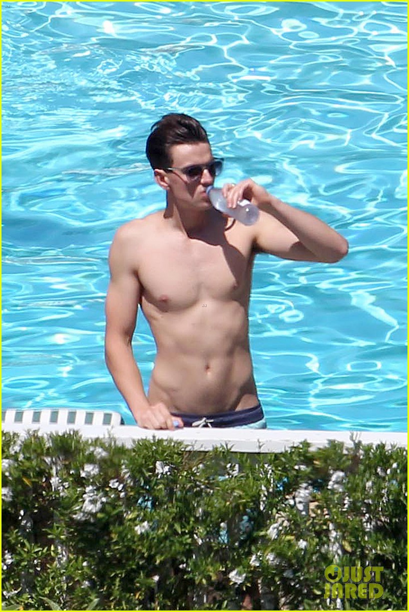 Joe Simpson Hits the Pool with Model Jonathan Keith During Jessica's ...