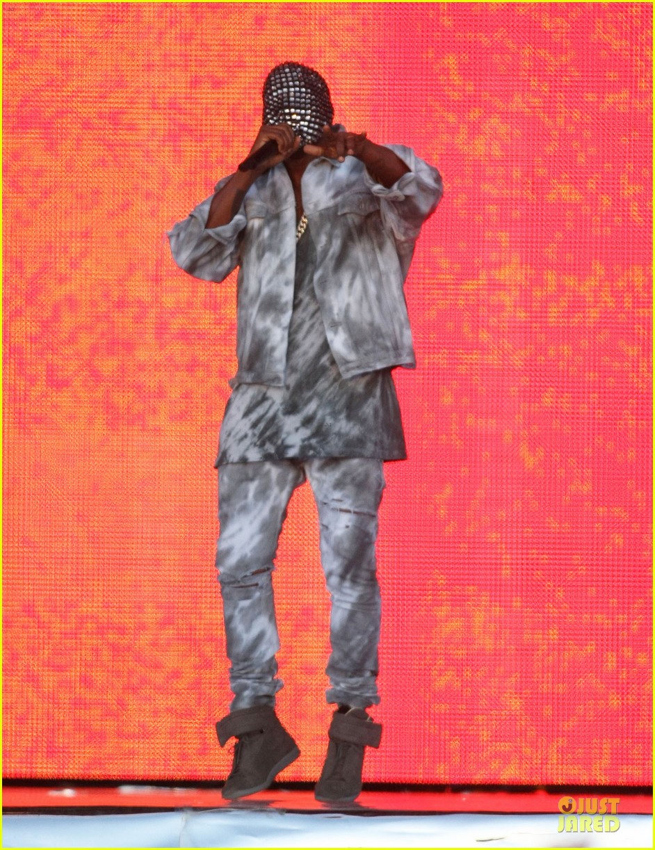 Kanye West Might Not Have Gotten Booed at Wireless Festival: Photo ...
