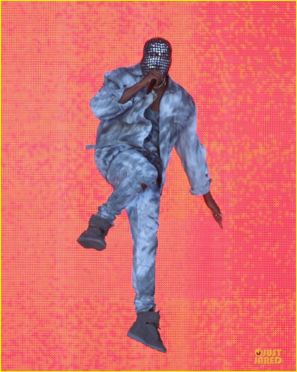 Kanye West Might Not Have Gotten Booed at Wireless Festival: Photo ...