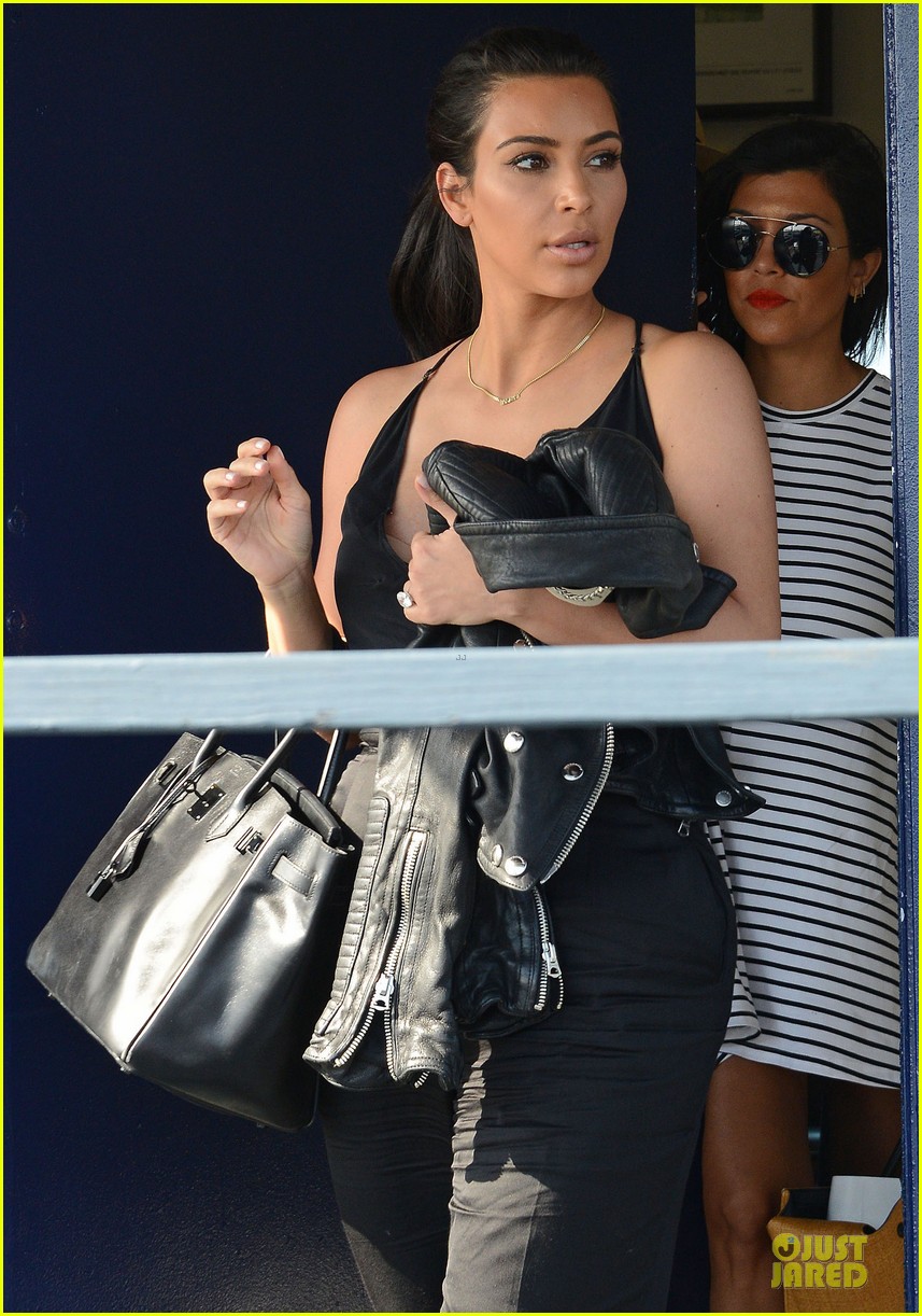 Kim Kardashian Trades In Hamptons' Bad Cell Reception For NYC!: Photo ...