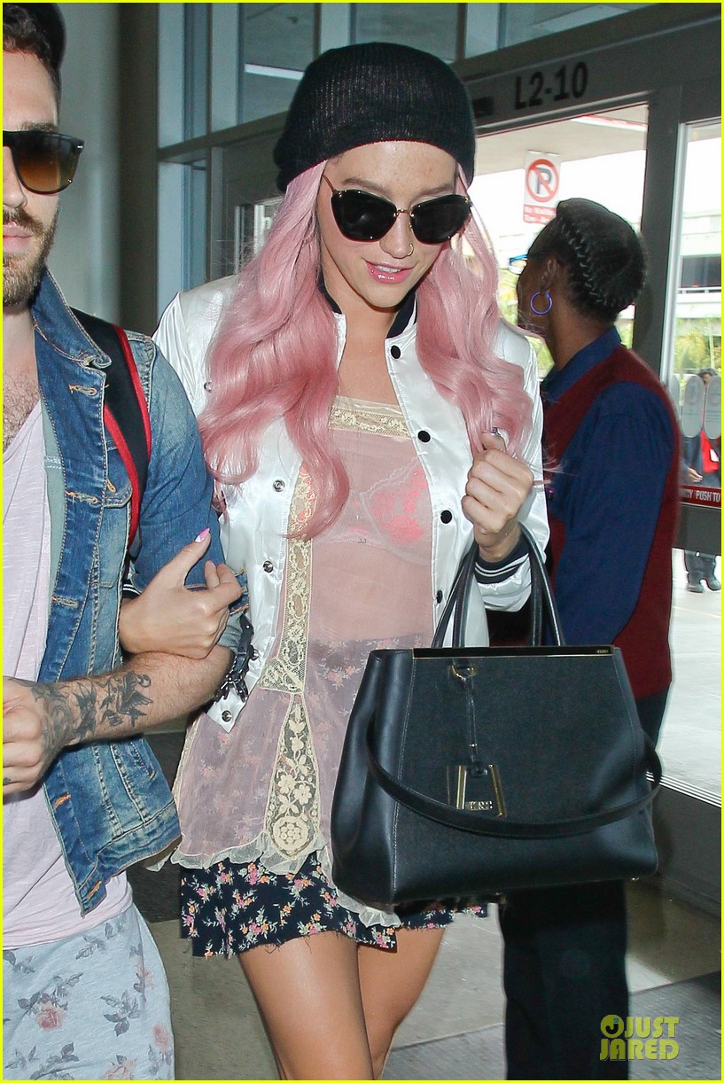 Kesha Tries Really Hard To Control Her Potty Mouth on 'Rising Star ...