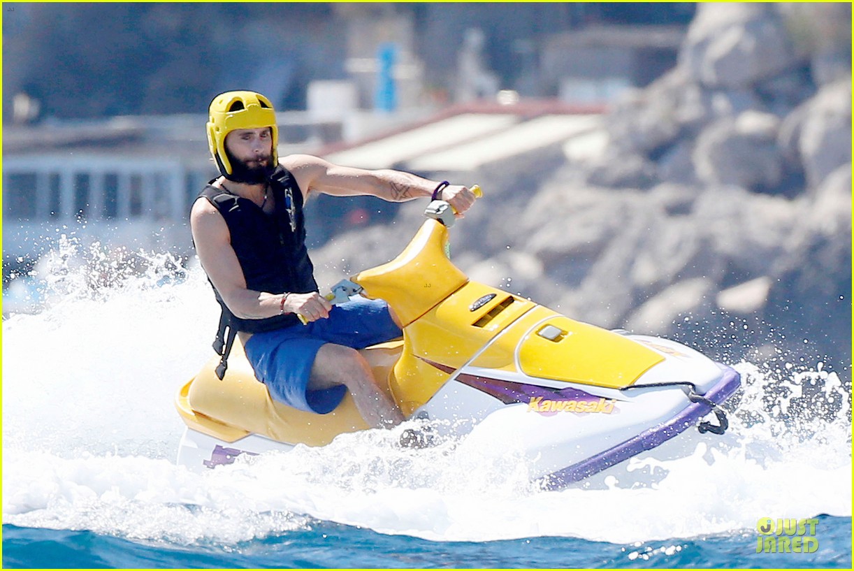 Jared Leto Makes A Big Splash By Going Shirtless in Italy!: Photo ...