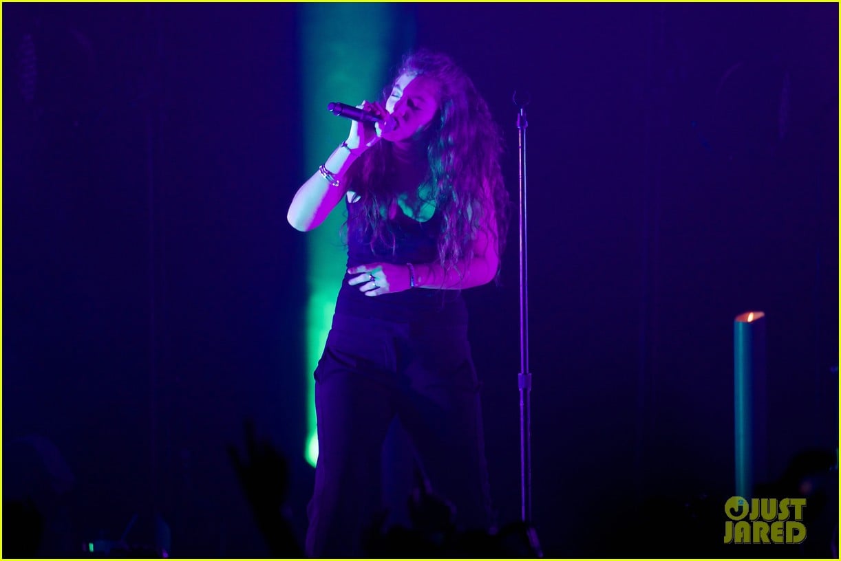 Lorde Performs in Perth for the First Time in a While!: Photo 3150001 ...