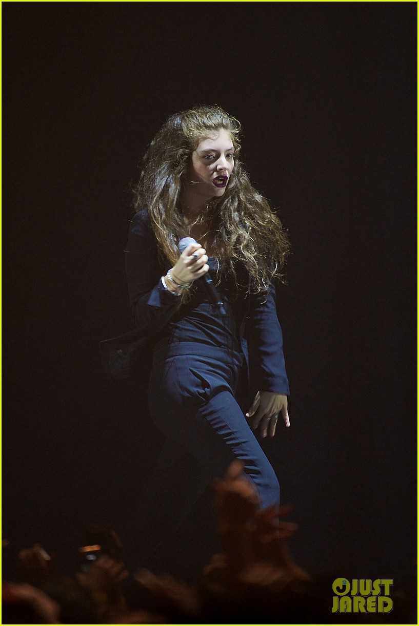Lorde Performs in Perth for the First Time in a While!: Photo 3150002 ...