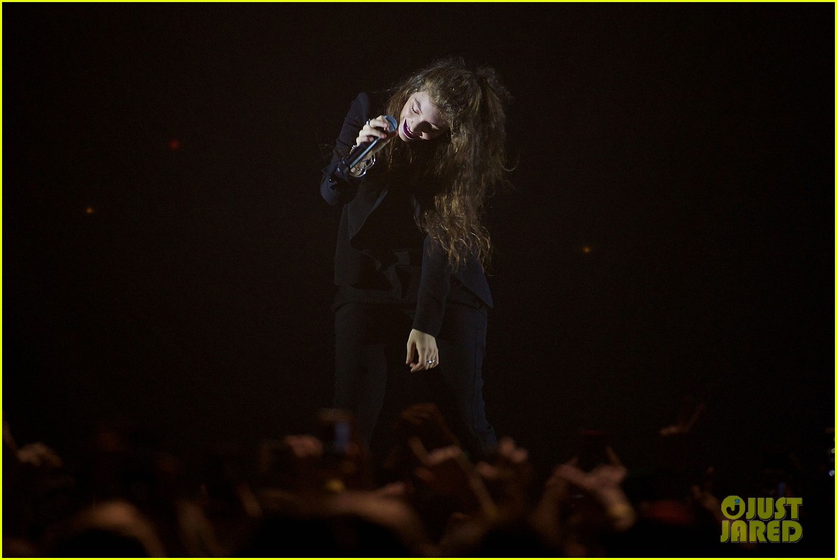 Lorde Performs in Perth for the First Time in a While!: Photo 3150004 ...