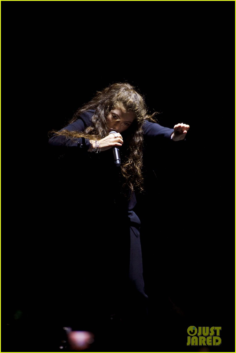 Lorde Performs in Perth for the First Time in a While!: Photo 3150010 ...