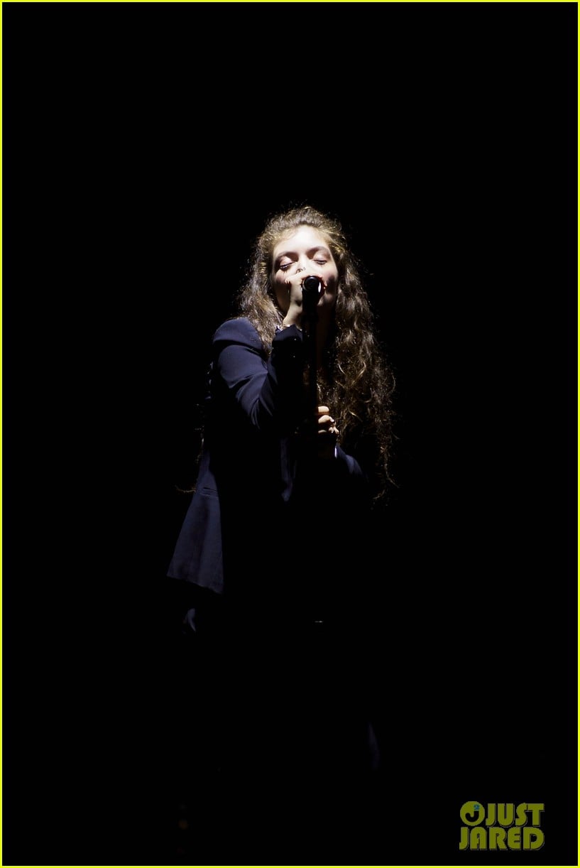 Lorde Performs in Perth for the First Time in a While!: Photo 3150012 ...