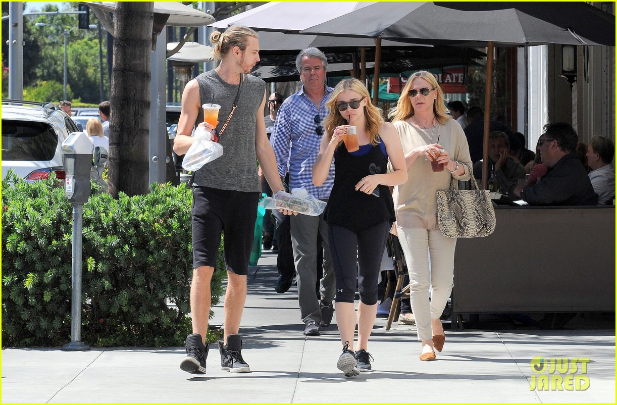 Chloe Moretz: Author Gayle Forman Talks Band Name Change in 'If I Stay ...