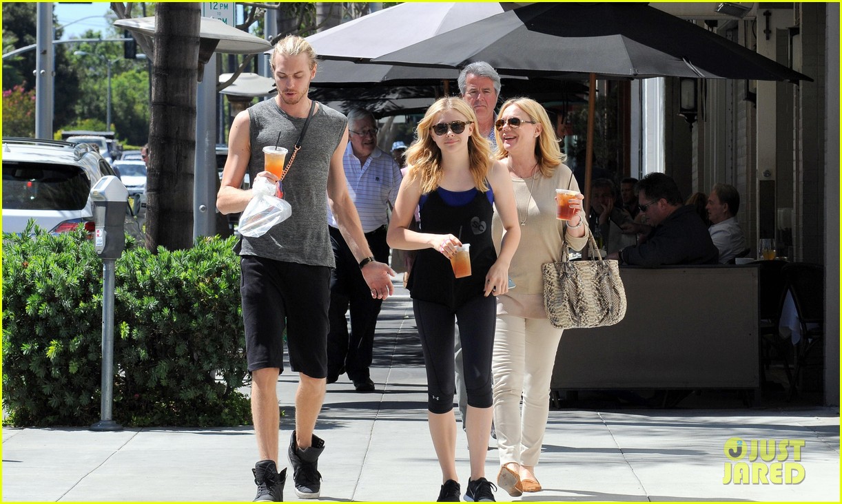 Chloe Moretz: Author Gayle Forman Talks Band Name Change in 'If I Stay ...