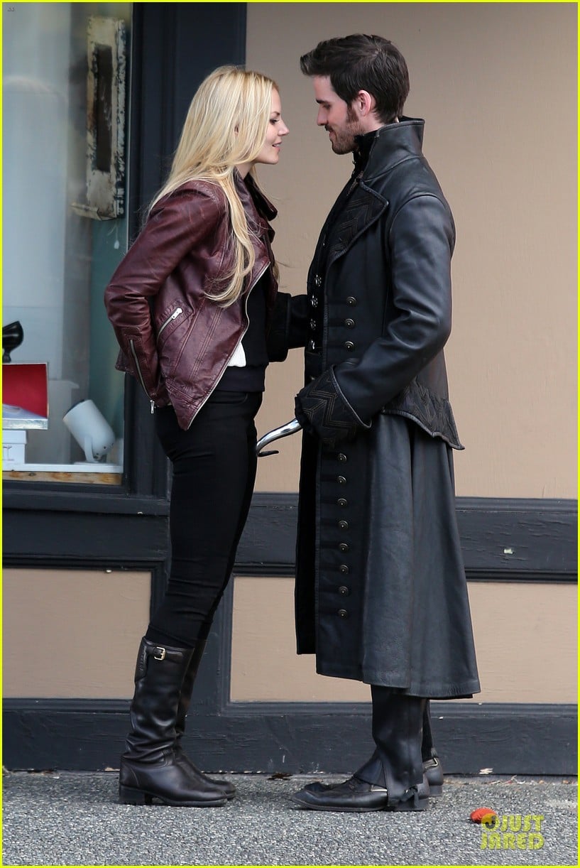 Jennifer Morrison & Josh Dallas Get Their Hearts Racing on 'Once' Set ...