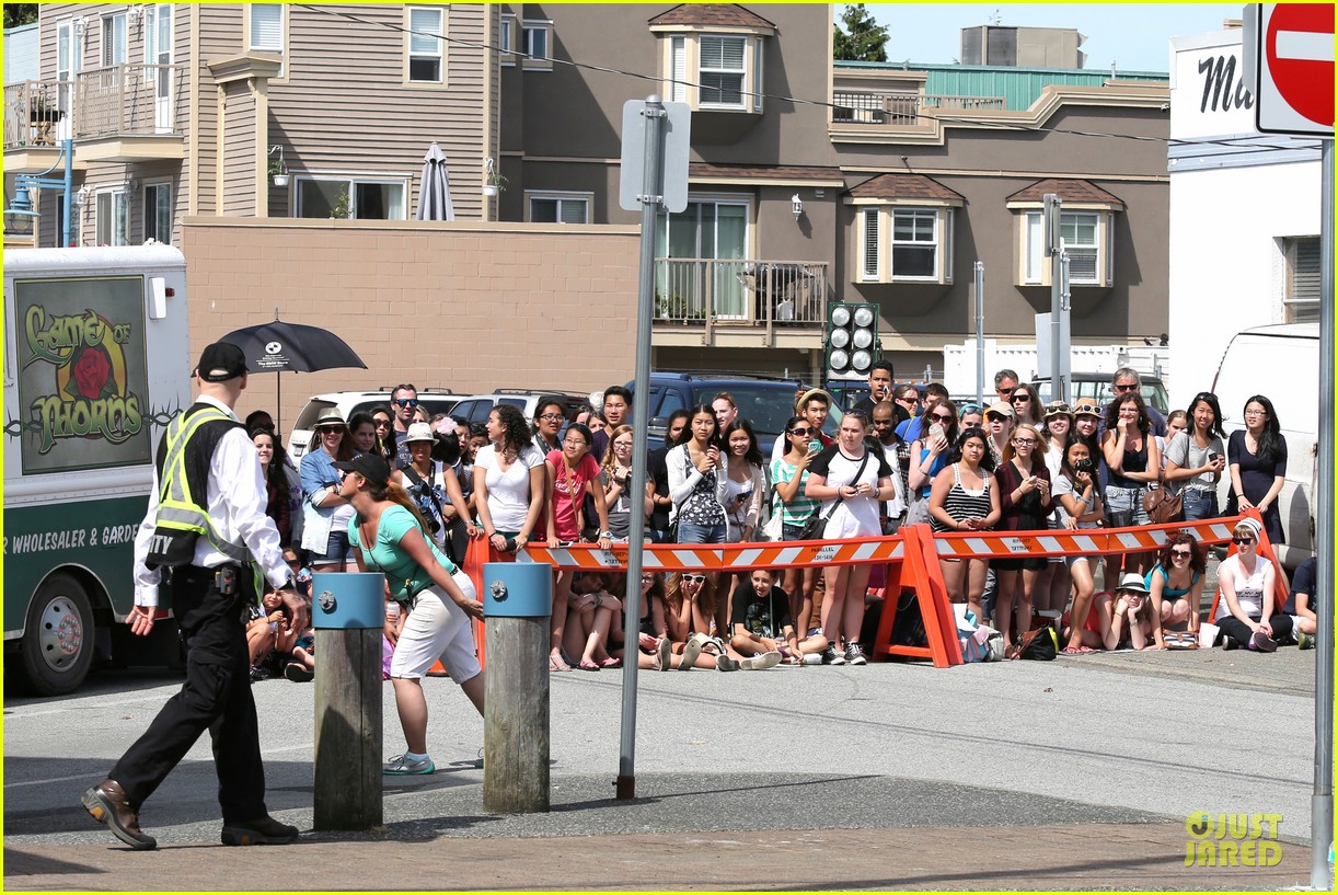 Jennifer Morrison & Josh Dallas Get Their Hearts Racing on 'Once' Set ...