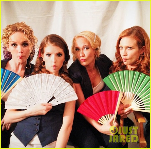 'Pitch Perfect 2' Stars Wrap Production with a Pillow Fight!: Photo ...