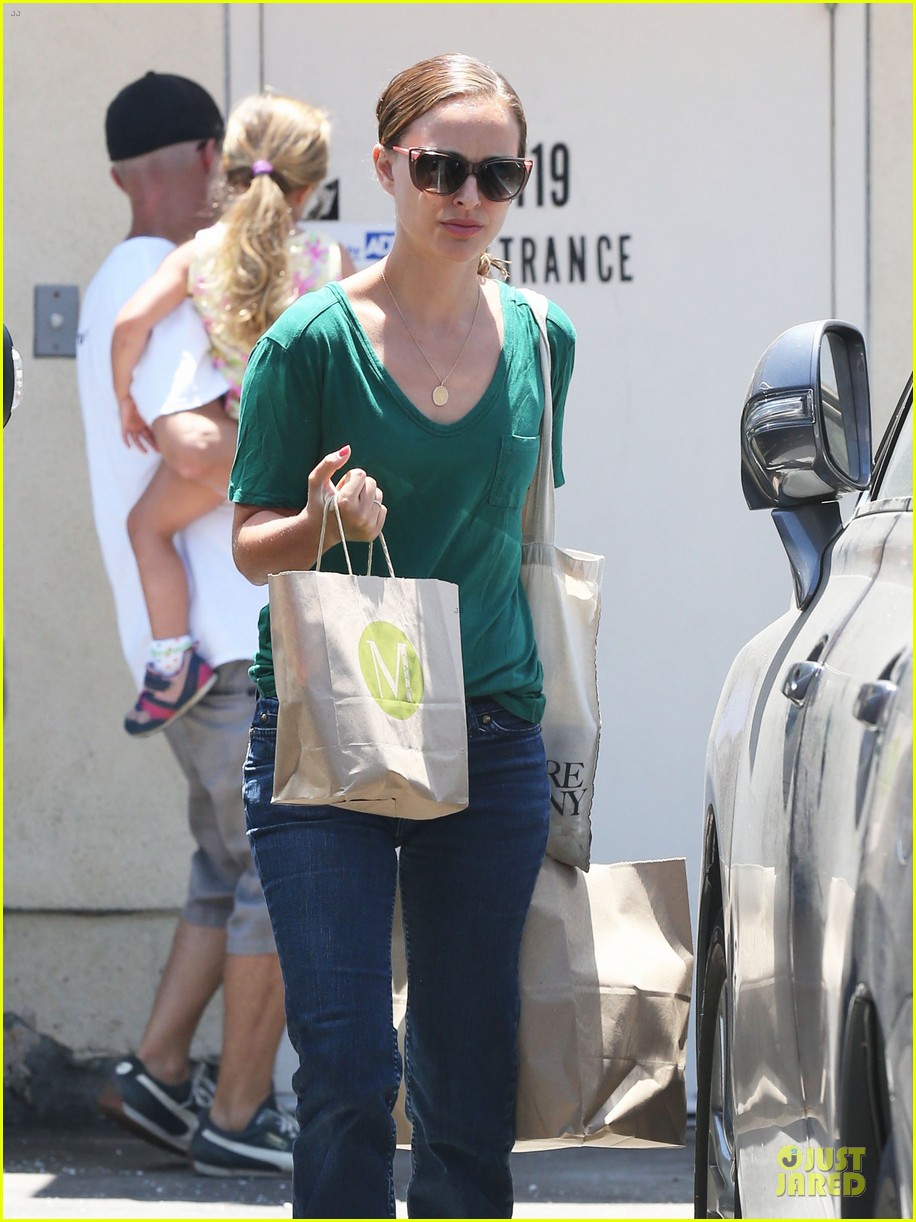 Natalie Portman Goes Green & Healthy at M Cafe!: Photo 3151171 ...