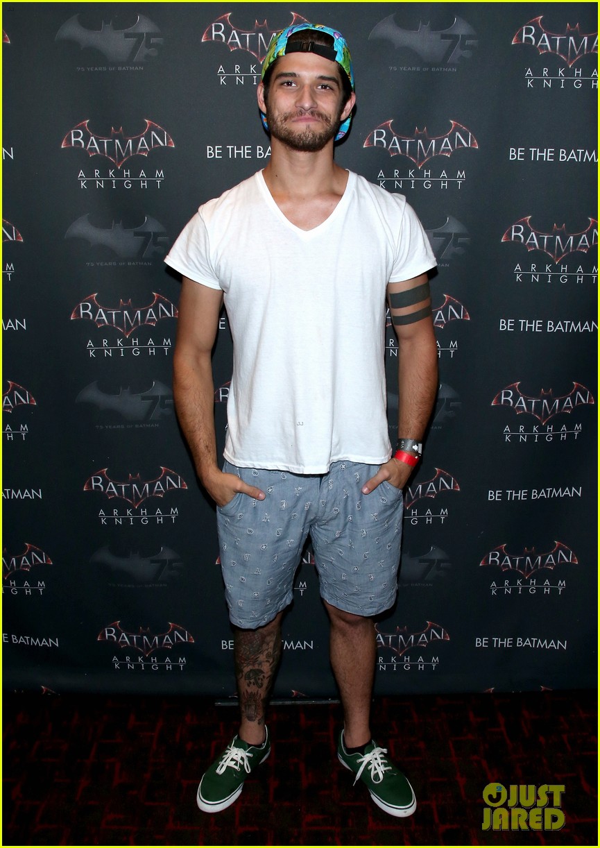 'Teen Wolf' Stars Tyler Hoechlin & Tyler Posey Celebrate Batman's 75th ...