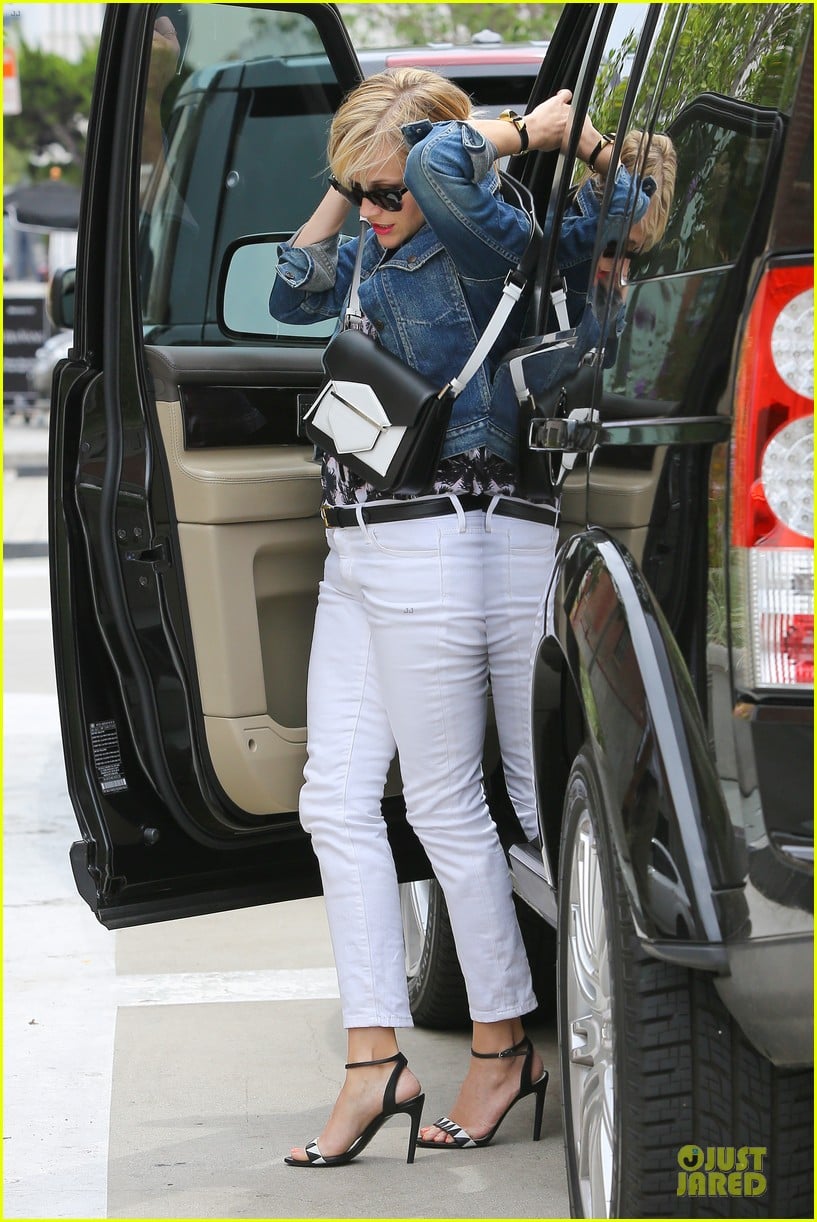 Reese Witherspoon's Skin Looks Amazing Even Before Her Dermatologist ...