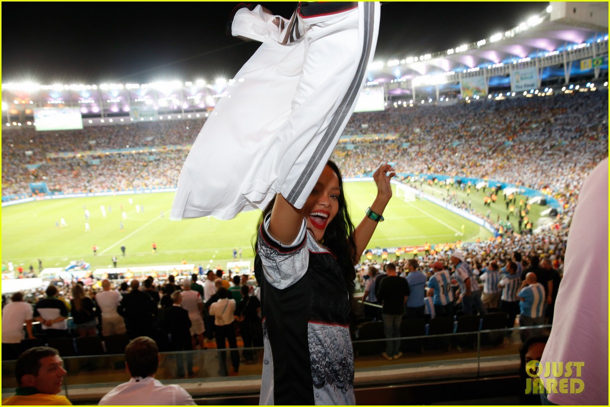 Rihanna Flashed the World Cup Crowd & We Have the Pics Here!: Photo ...