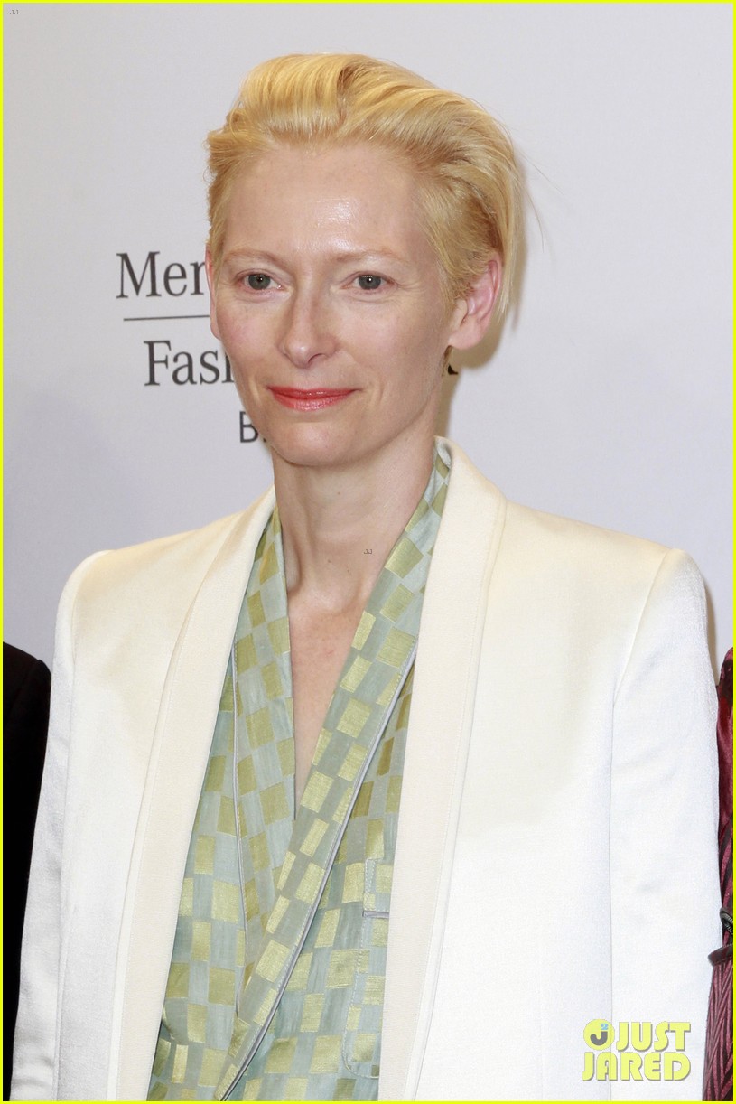 Tilda Swinton is a Sophisticated Lady at Roshi Porkar Fashion Show in ...