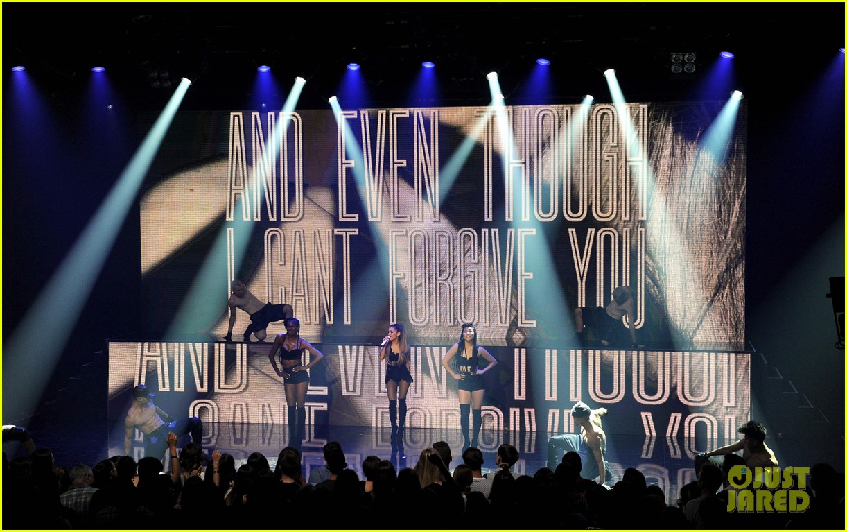 Ariana Grande Hosts 'My Everything' iHeartRadio Concert With Big Sean ...