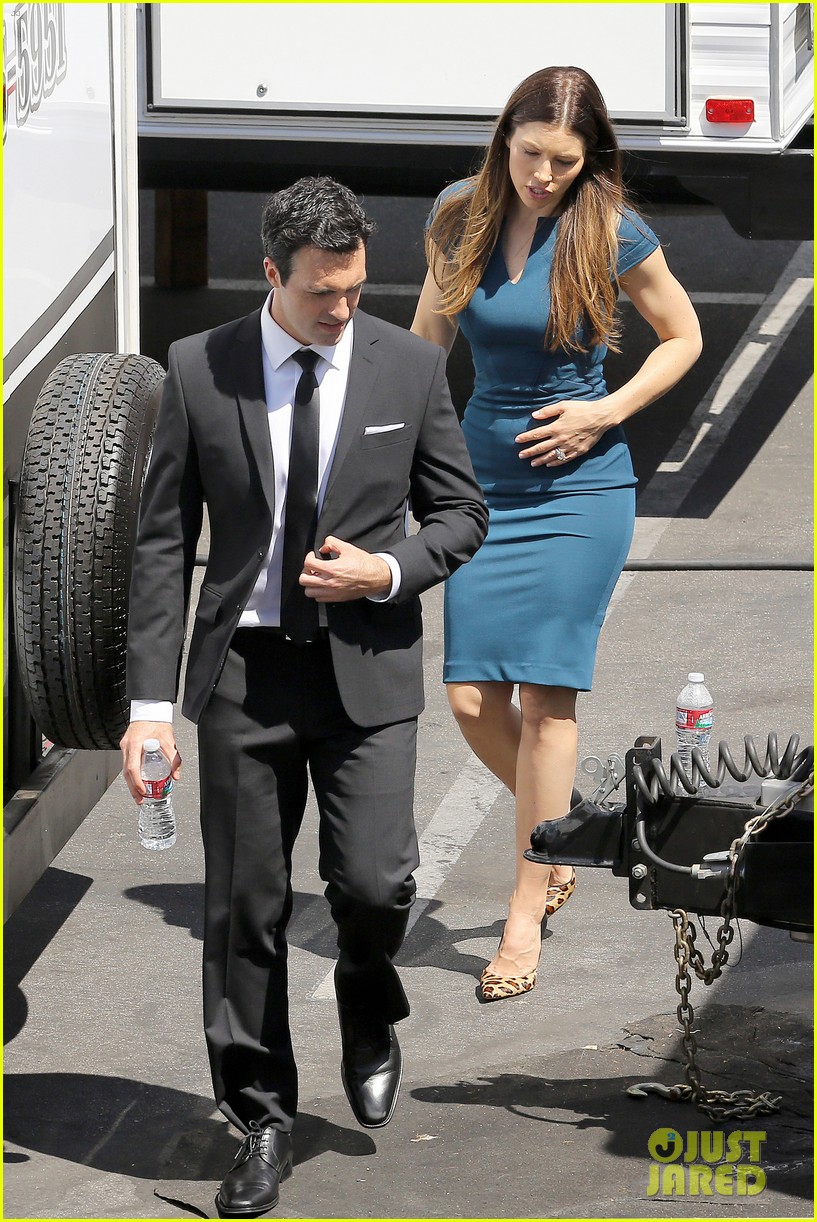 Jessica Biel Gets to Work on 'New Girl' with Reid Scott: Photo 3170671 ...