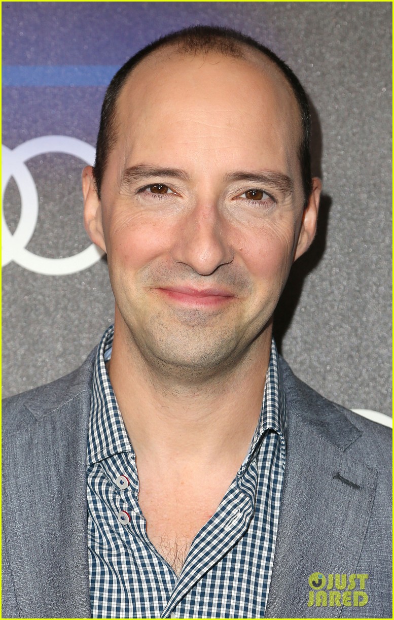 Julie Bowen & Sarah Hyland Heat Up the Audi Emmys Party with their ...